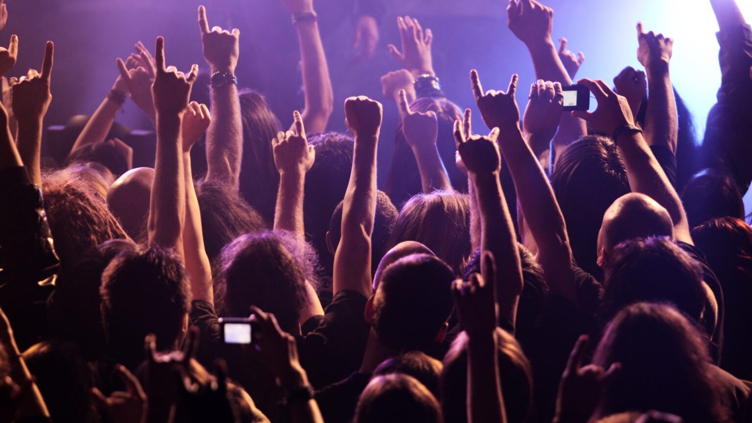 AC/DC - piekło, dzwon i rock’n’roll pod napięciem. Oto ciekawostki o ...