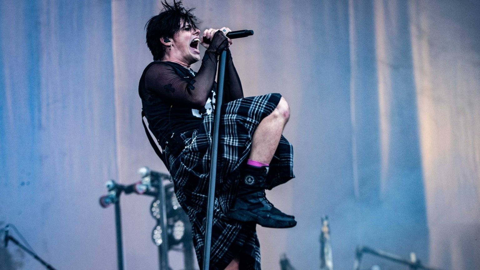 Yungblud wydaje "IDOLS"! O czym opowiada nowy album? | eBilet NOW